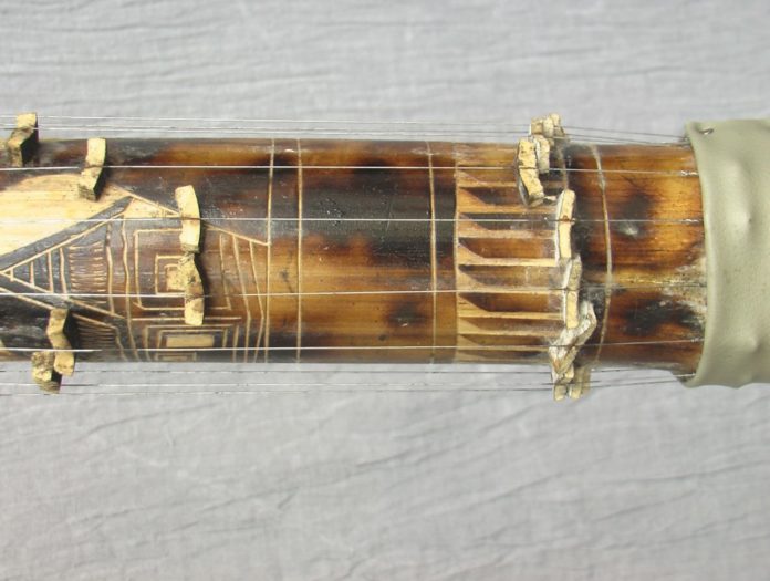 Le valiha, symbole musical malgache (KR349) - KR home-studio